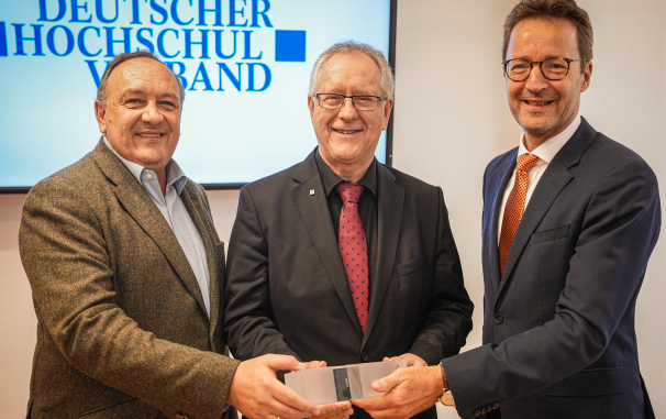 Professor Dr. Dr. h. c. Michael Hoch jetzt auch „Rektor des Jahrzehnts“